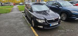 Melns Skoda SuperB 2012 Tallina, ar dzinēja tilpumu 2.00 L un nobraukumu 370 tūkst. km par 4000 €, foto  vietnē AUTOMOTO.COM.LV