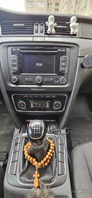 Melns Skoda SuperB 2012 Tallina, ar dzinēja tilpumu 2.00 L un nobraukumu 370 tūkst. km par 4000 €, foto 5 vietnē AUTOMOTO.COM.LV