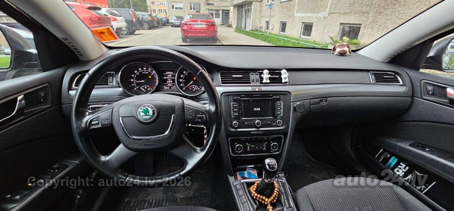 Melns Skoda SuperB 2012 Tallina, ar dzinēja tilpumu 2.00 L un nobraukumu 370 tūkst. km par 4000 €, foto 7 vietnē AUTOMOTO.COM.LV