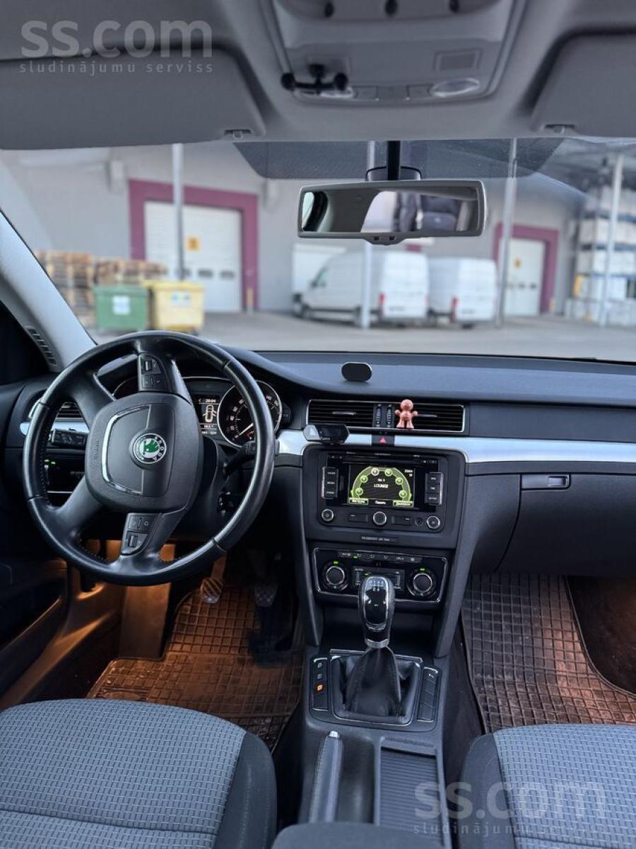 Melns Skoda SuperB 2012 Rīga, ar dzinēja tilpumu 1.60 L un nobraukumu 242 tūkst. km par 5000 €, foto 15 vietnē AUTOMOTO.COM.LV