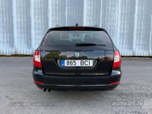 Black Skoda SuperB 2012 in Paide, with an engine capacity of 1.60 L and mileage of 230 thousand km for 6390 €, photo 8 on AUTOMOTO.COM.LV