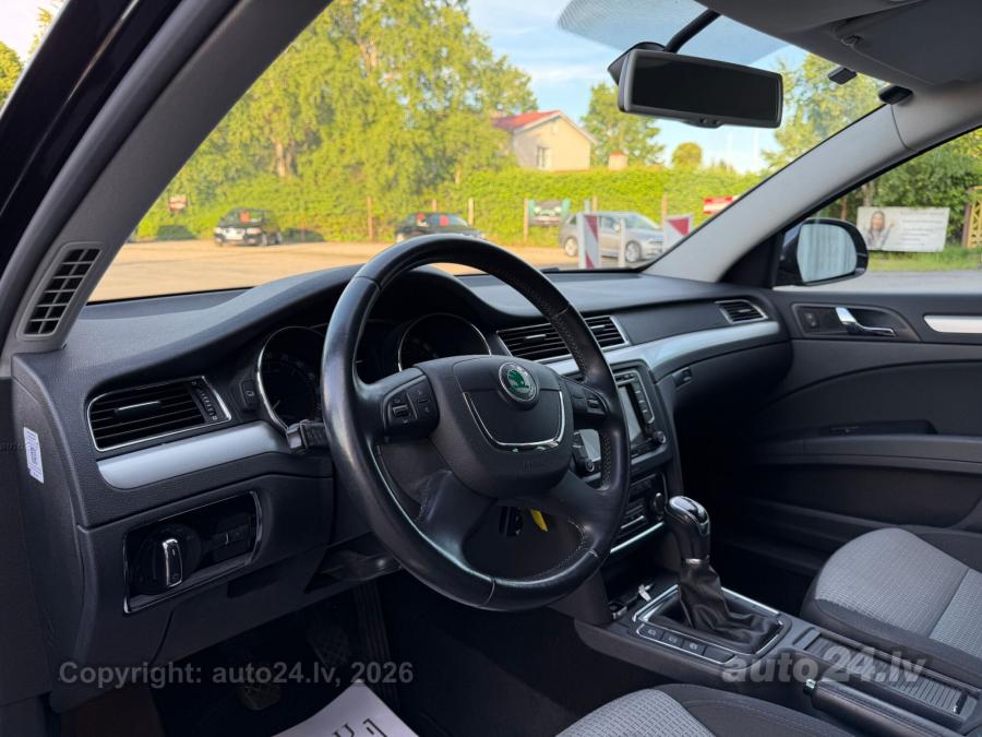 Black Skoda SuperB 2012 in Paide, with an engine capacity of 1.60 L and mileage of 230 thousand km for 6390 €, photo 10 on AUTOMOTO.COM.LV