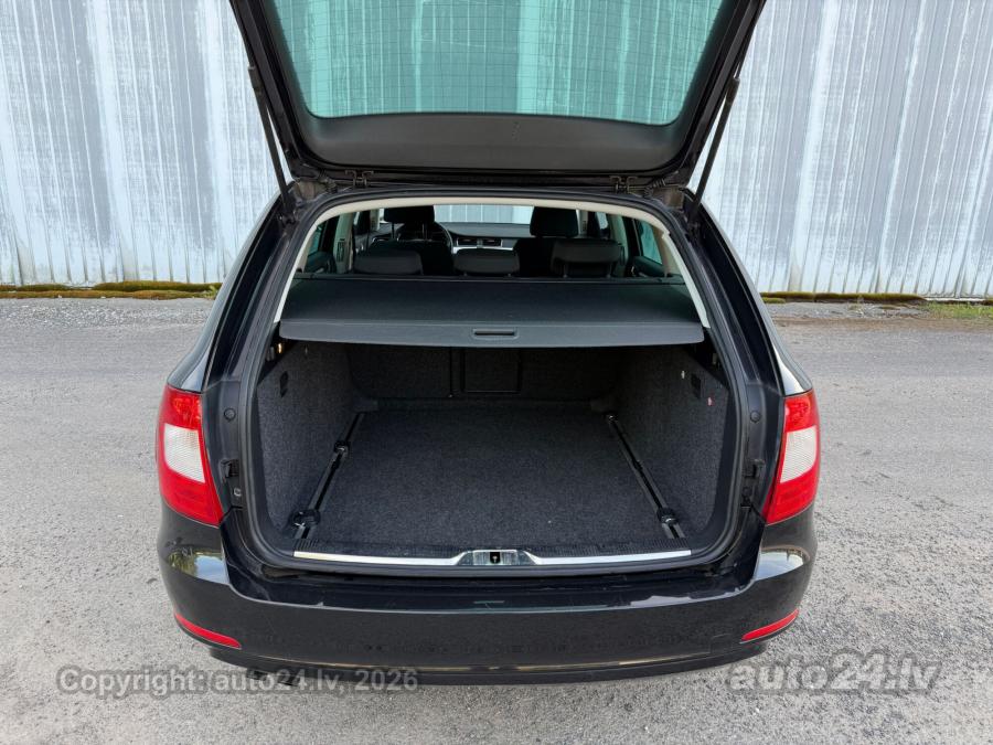 Black Skoda SuperB 2012 in Paide, with an engine capacity of 1.60 L and mileage of 230 thousand km for 6390 €, photo 15 on AUTOMOTO.COM.LV