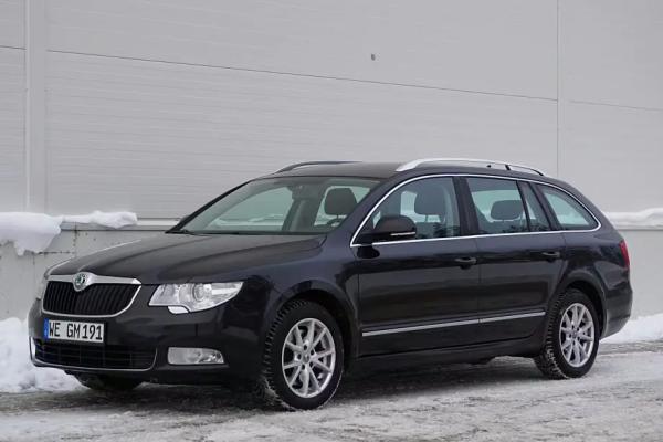 Black Skoda SuperB 2012 in Riga, with an engine capacity of 2.00 L and mileage of 238 thousand km for 6500 €, photo 5 on AUTOMOTO.COM.LV