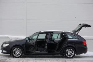 Black Skoda SuperB 2012 in Riga, with an engine capacity of 2.00 L and mileage of 238 thousand km for 6500 €, photo 8 on AUTOMOTO.COM.LV