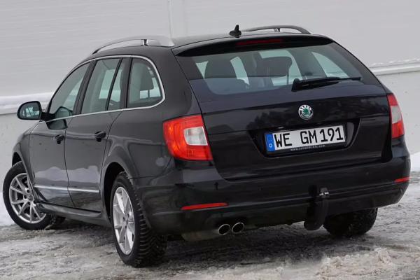 Black Skoda SuperB 2012 in Riga, with an engine capacity of 2.00 L and mileage of 238 thousand km for 6500 €, photo 9 on AUTOMOTO.COM.LV