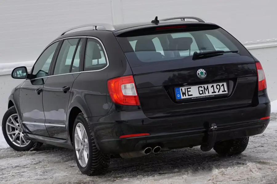 Black Skoda SuperB 2012 in Riga, with an engine capacity of 2.00 L and mileage of 238 thousand km for 6500 €, photo 10 on AUTOMOTO.COM.LV