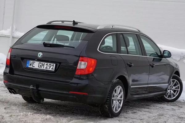 Black Skoda SuperB 2012 in Riga, with an engine capacity of 2.00 L and mileage of 238 thousand km for 6500 €, photo 10 on AUTOMOTO.COM.LV