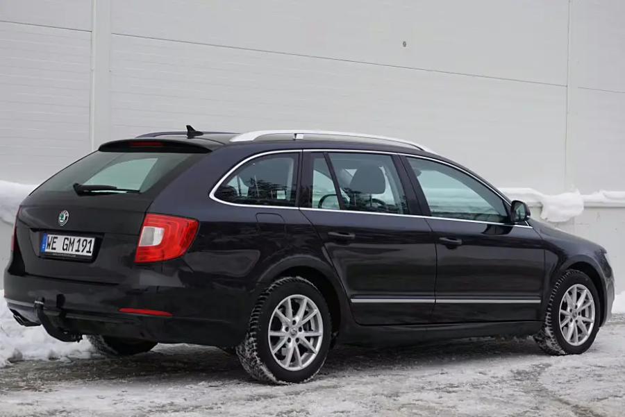 Black Skoda SuperB 2012 in Riga, with an engine capacity of 2.00 L and mileage of 238 thousand km for 6500 €, photo 12 on AUTOMOTO.COM.LV