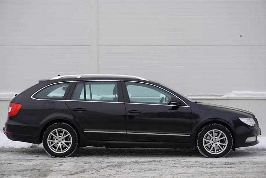 Black Skoda SuperB 2012 in Riga, with an engine capacity of 2.00 L and mileage of 238 thousand km for 6500 €, photo 13 on AUTOMOTO.COM.LV