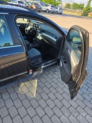 Black Skoda SuperB 2012 in Jelgava, with an engine capacity of 1.60 L and mileage of 395 thousand km for 3300 €, photo 5 on AUTOMOTO.COM.LV