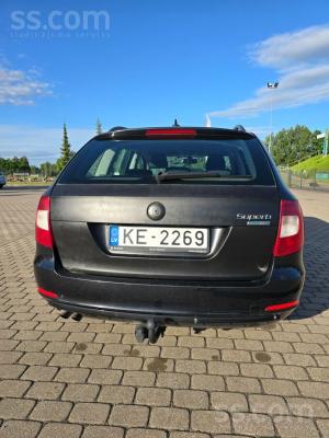 Black Skoda SuperB 2012 in Jelgava, with an engine capacity of 1.60 L and mileage of 395 thousand km for 3300 €, photo 12 on AUTOMOTO.COM.LV