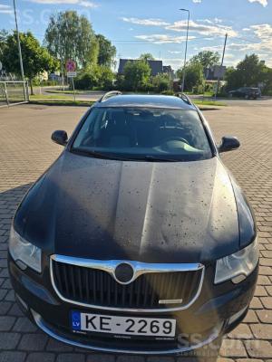 Black Skoda SuperB 2012 in Jelgava, with an engine capacity of 1.60 L and mileage of 395 thousand km for 3300 €, photo 14 on AUTOMOTO.COM.LV