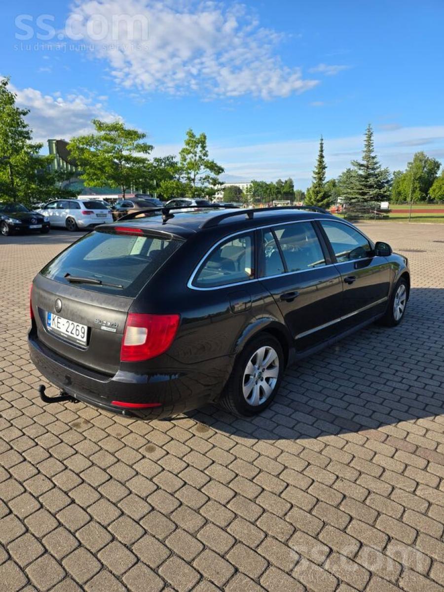 Black Skoda SuperB 2012 in Jelgava, with an engine capacity of 1.60 L and mileage of 395 thousand km for 3300 €, photo 15 on AUTOMOTO.COM.LV