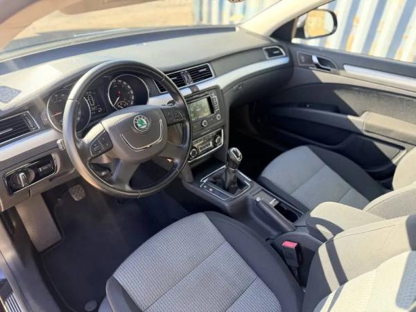 Melns Skoda SuperB 2012 Rīga, ar dzinēja tilpumu 2.00 L un nobraukumu 298 tūkst. km par 5995 €, foto 9 vietnē AUTOMOTO.COM.LV