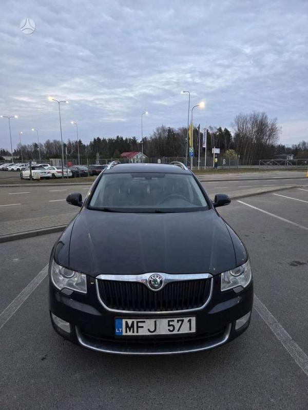 Melns Skoda SuperB 2012 Viļņa, ar dzinēja tilpumu 1.98 L un nobraukumu 313 tūkst. km par 6300 €, foto 3 vietnē AUTOMOTO.COM.LV
