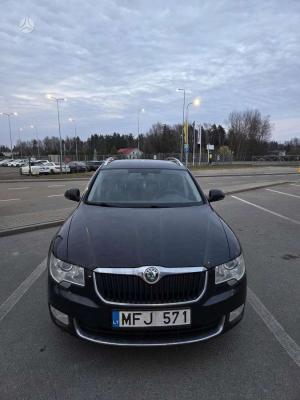 Black Skoda SuperB 2012 in Vilnius, with an engine capacity of 1.98 L and mileage of 313 thousand km for 6300 €, photo 4 on AUTOMOTO.COM.LV