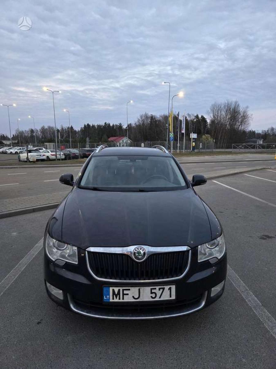 Black Skoda SuperB 2012 in Vilnius, with an engine capacity of 1.98 L and mileage of 313 thousand km for 6300 €, photo 4 on AUTOMOTO.COM.LV