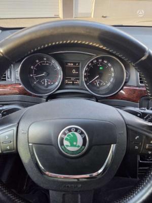 Black Skoda SuperB 2012 in Vilnius, with an engine capacity of 1.98 L and mileage of 313 thousand km for 6300 €, photo 17 on AUTOMOTO.COM.LV