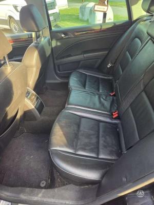 Black Skoda SuperB 2012 in Vilnius, with an engine capacity of 1.98 L and mileage of 313 thousand km for 6300 €, photo 19 on AUTOMOTO.COM.LV