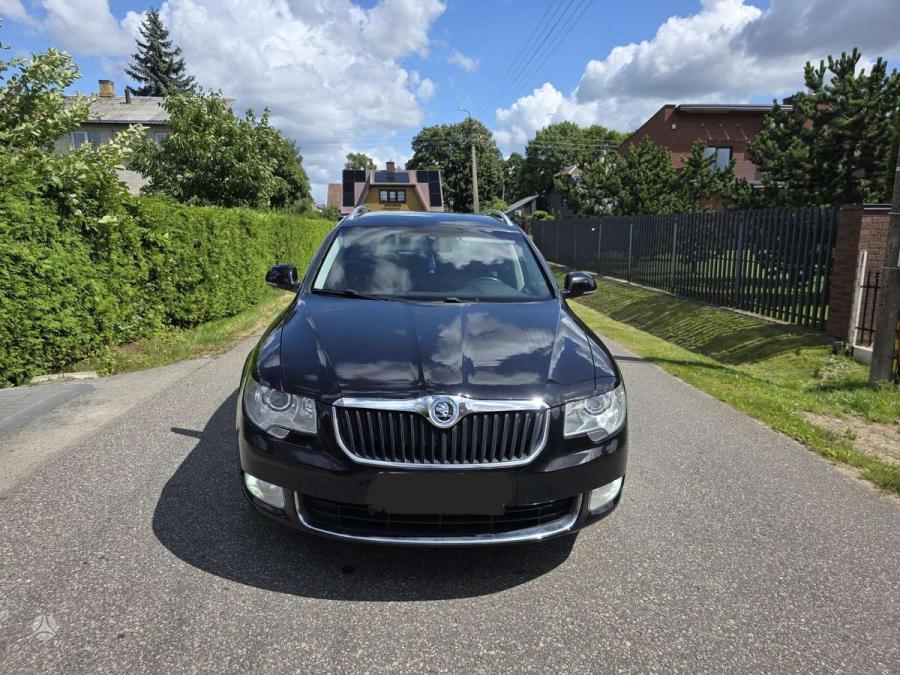 Melns Skoda SuperB 2012 Panevēža, ar dzinēja tilpumu 1.97 L un nobraukumu 341 tūkst. km par 4599 €, foto 7 vietnē AUTOMOTO.COM.LV