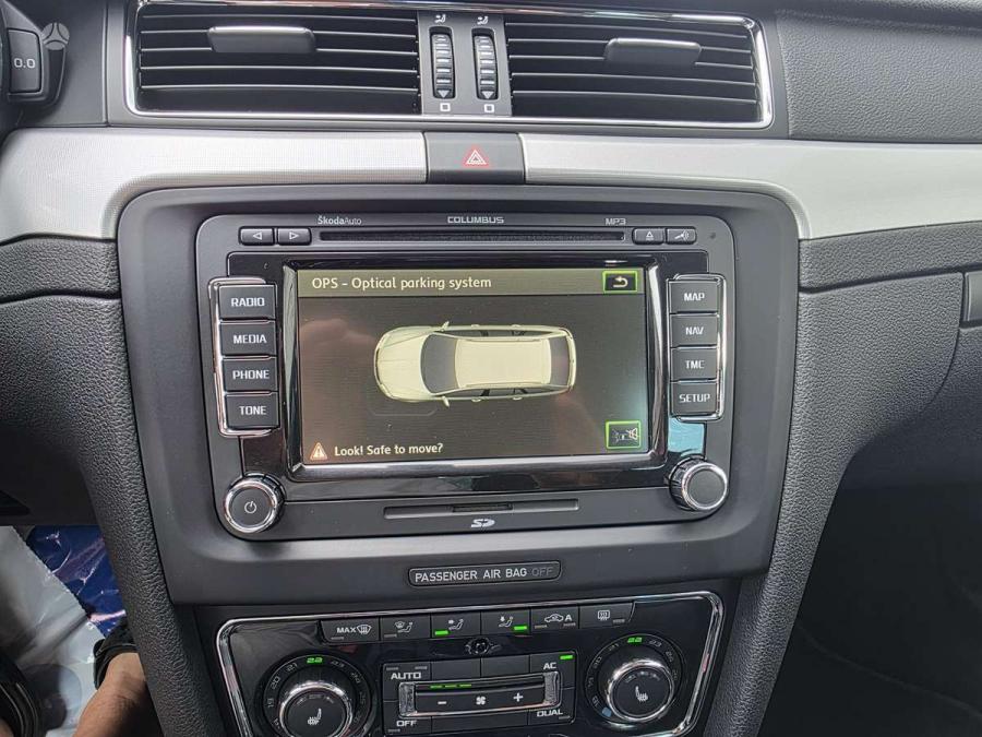 Melns Skoda SuperB 2012 Panevēža, ar dzinēja tilpumu 1.97 L un nobraukumu 341 tūkst. km par 4599 €, foto 14 vietnē AUTOMOTO.COM.LV