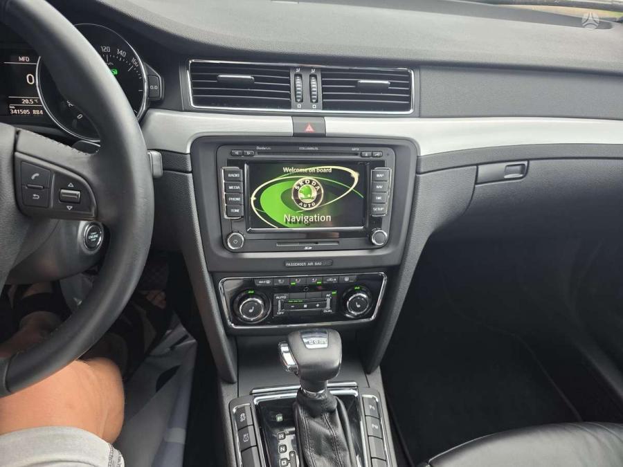 Melns Skoda SuperB 2012 Panevēža, ar dzinēja tilpumu 1.97 L un nobraukumu 341 tūkst. km par 4599 €, foto 21 vietnē AUTOMOTO.COM.LV