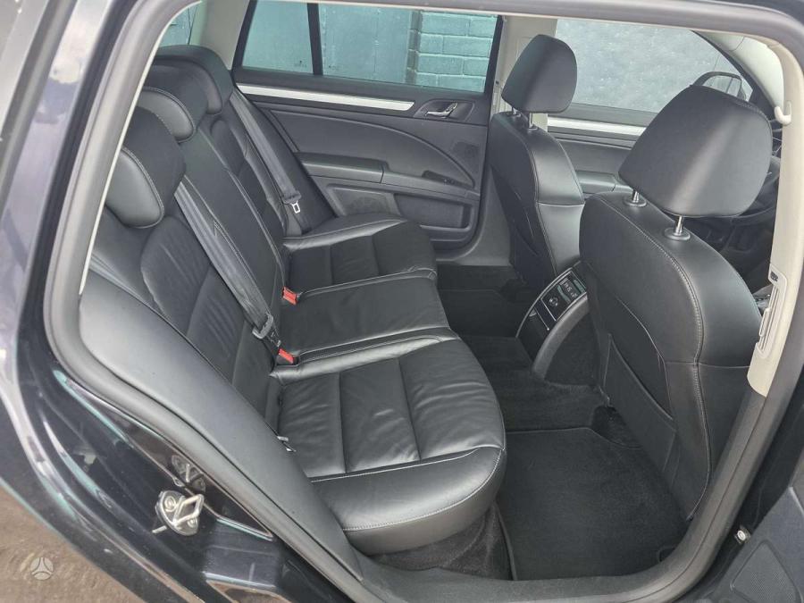 Melns Skoda SuperB 2012 Panevēža, ar dzinēja tilpumu 1.97 L un nobraukumu 341 tūkst. km par 4599 €, foto 24 vietnē AUTOMOTO.COM.LV