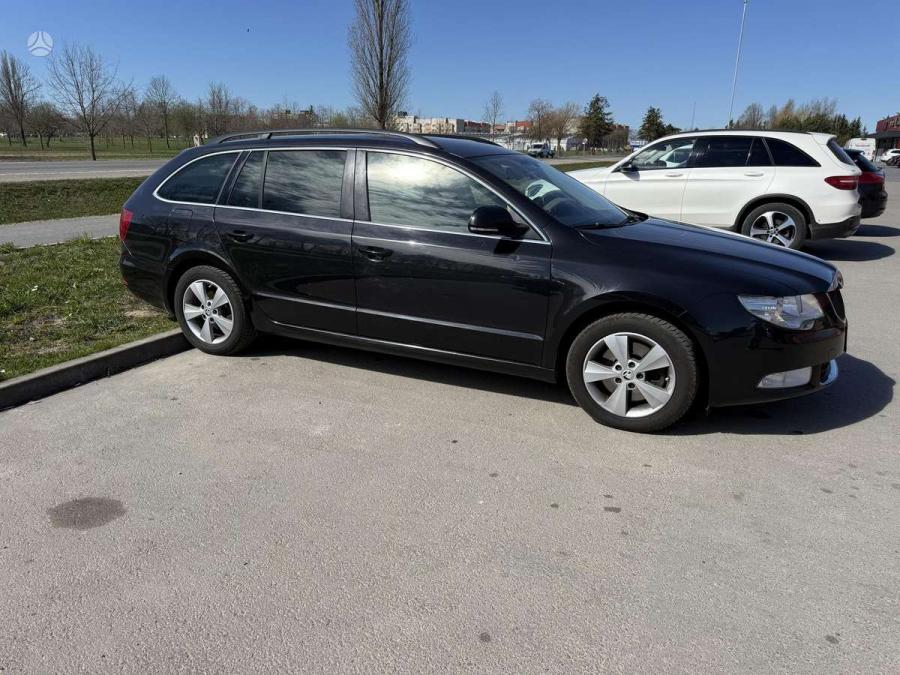 Black Skoda SuperB 2012 in Klaipeda, with an engine capacity of 1.60 L and mileage of 330 thousand km for 6000 €, photo 3 on AUTOMOTO.COM.LV