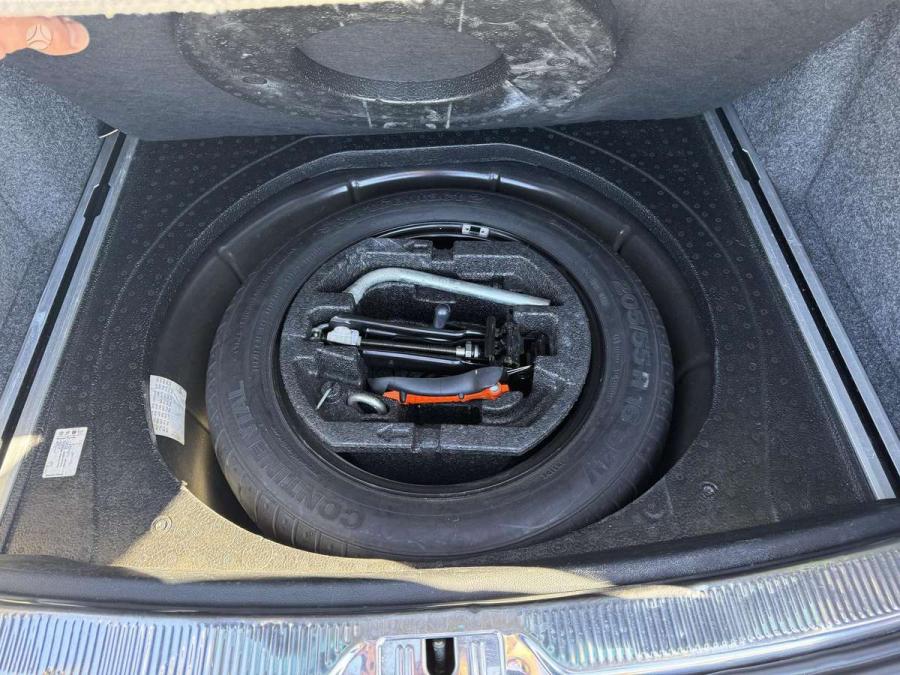 Black Skoda SuperB 2012 in Klaipeda, with an engine capacity of 1.60 L and mileage of 330 thousand km for 6000 €, photo 9 on AUTOMOTO.COM.LV