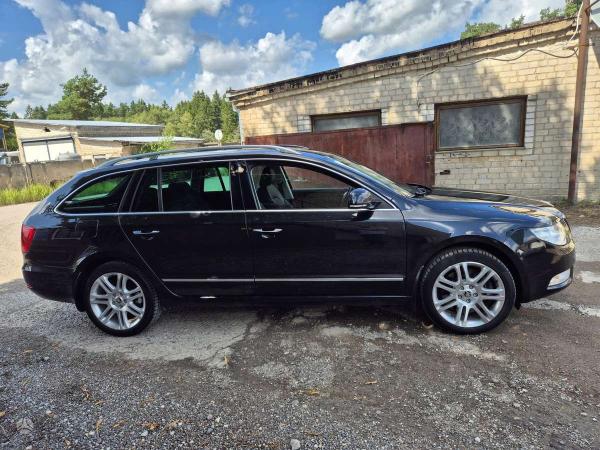 Black Skoda SuperB 2012 in Utena, with an engine capacity of 3.60 L and mileage of 257 thousand km for 4990 €, photo 6 on AUTOMOTO.COM.LV
