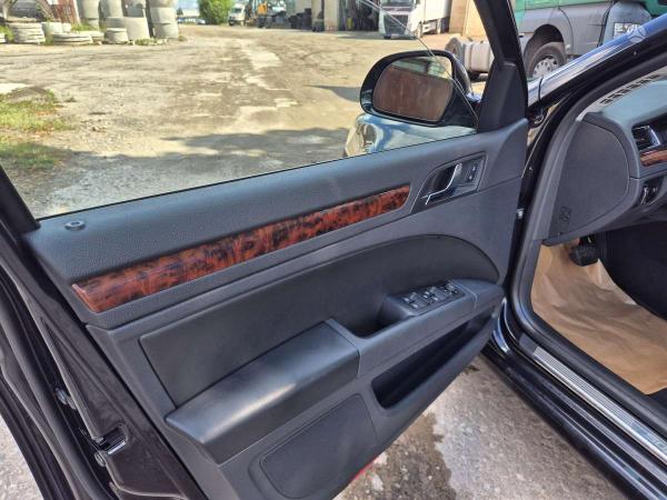 Black Skoda SuperB 2012 in Utena, with an engine capacity of 3.60 L and mileage of 257 thousand km for 4990 €, photo 10 on AUTOMOTO.COM.LV