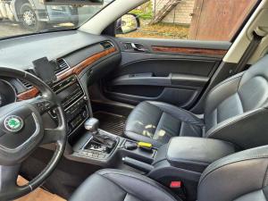 Black Skoda SuperB 2012 in Utena, with an engine capacity of 3.60 L and mileage of 257 thousand km for 4990 €, photo 13 on AUTOMOTO.COM.LV