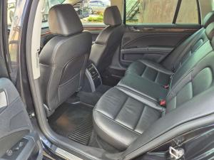 Black Skoda SuperB 2012 in Utena, with an engine capacity of 3.60 L and mileage of 257 thousand km for 4990 €, photo 20 on AUTOMOTO.COM.LV