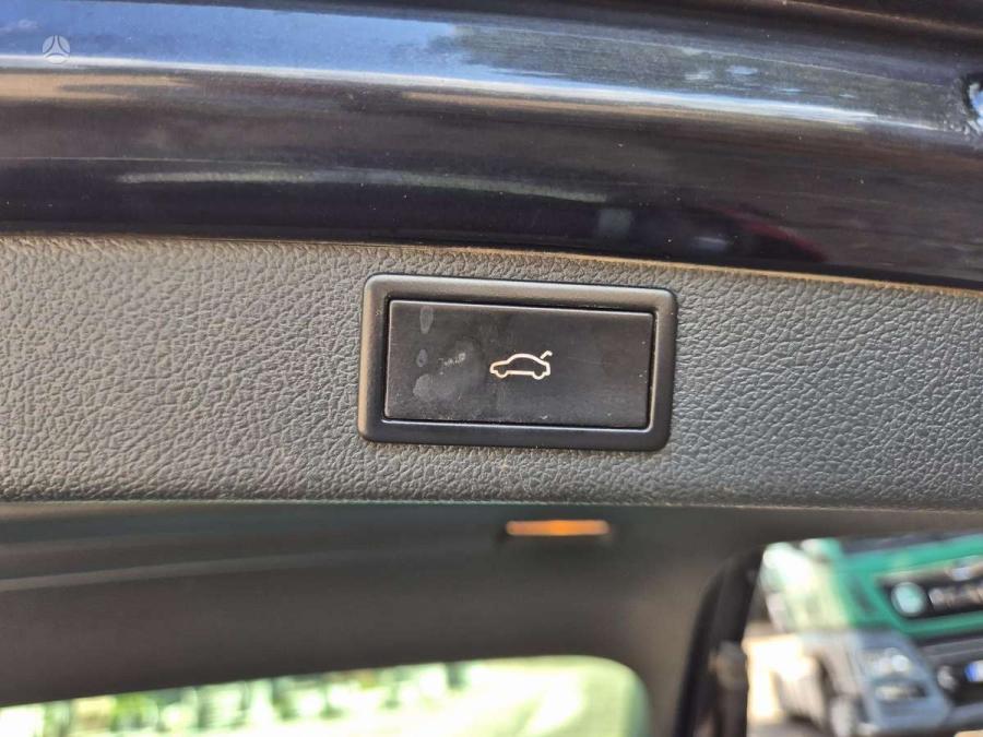 Black Skoda SuperB 2012 in Utena, with an engine capacity of 3.60 L and mileage of 257 thousand km for 4990 €, photo 21 on AUTOMOTO.COM.LV