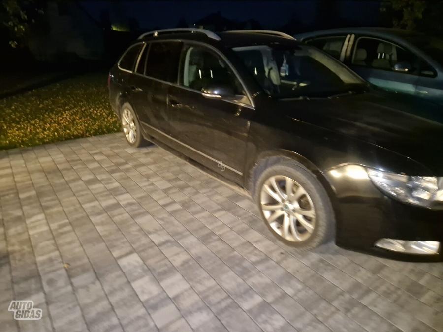 Black Skoda SuperB 2012 in Vilkaviskis, with an engine capacity of 2.00 L and mileage of 434 thousand km for 3600 €, photo 5 on AUTOMOTO.COM.LV