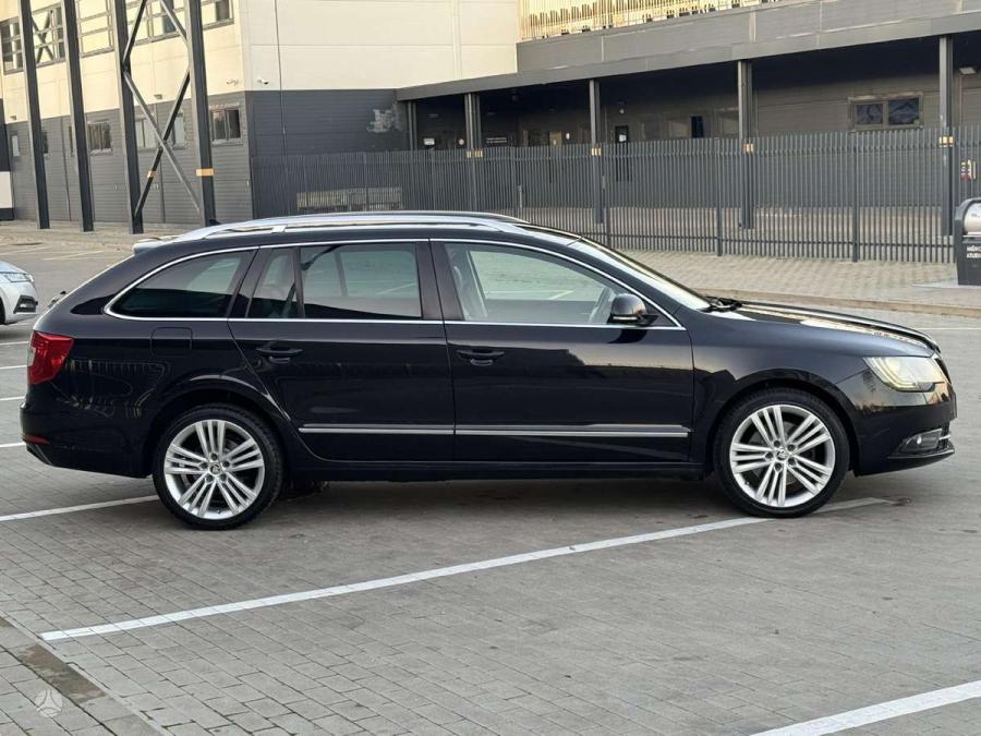 Black Skoda SuperB 2013 in Jonava, with an engine capacity of 1.97 L and mileage of 299 thousand km for 7500 €, photo 10 on AUTOMOTO.COM.LV