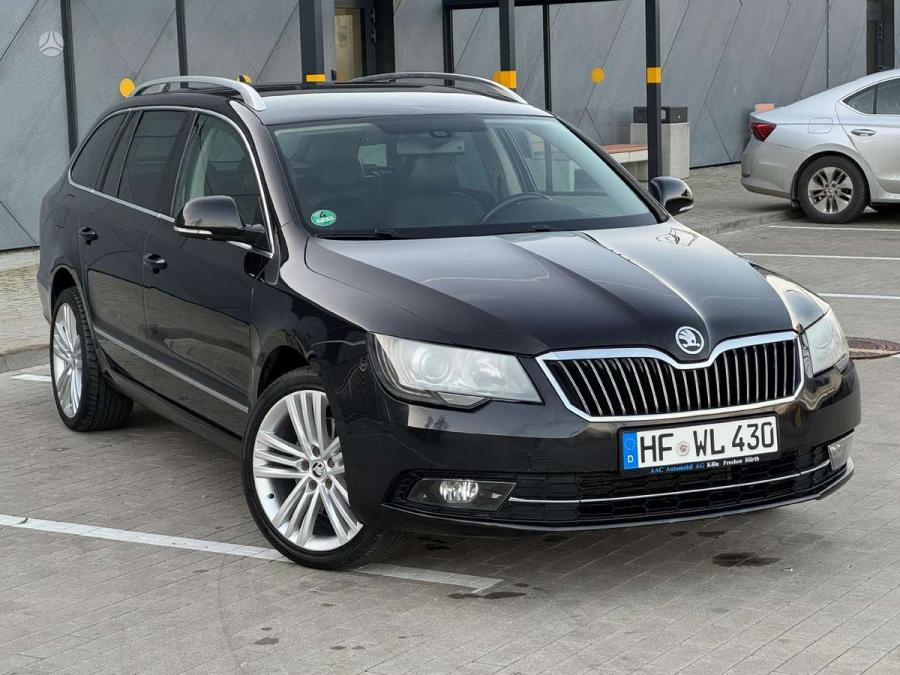 Black Skoda SuperB 2013 in Jonava, with an engine capacity of 1.97 L and mileage of 299 thousand km for 7500 €, photo 12 on AUTOMOTO.COM.LV