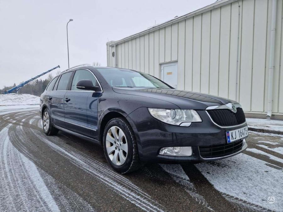 Black Skoda SuperB 2013 in Vilnius, with an engine capacity of 1.97 L and mileage of 260 thousand km for 3300 €, photo 3 on AUTOMOTO.COM.LV