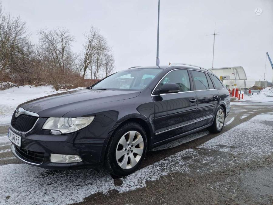 Black Skoda SuperB 2013 in Vilnius, with an engine capacity of 1.97 L and mileage of 260 thousand km for 3300 €, photo 6 on AUTOMOTO.COM.LV