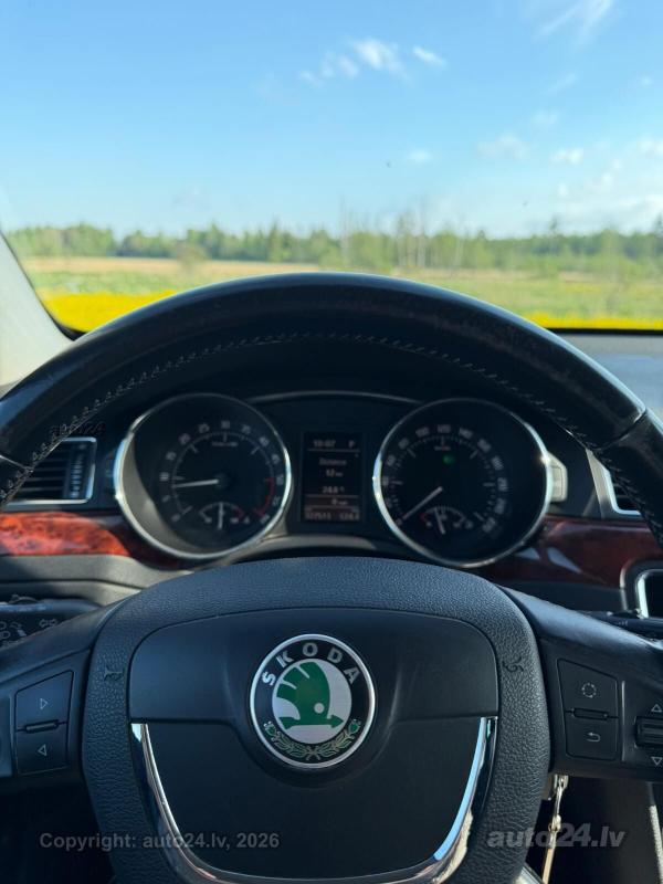 Black Skoda SuperB 2013 in Rapla, with an engine capacity of 2.00 L and mileage of 327 thousand km for 6800 €, photo 5 on AUTOMOTO.COM.LV