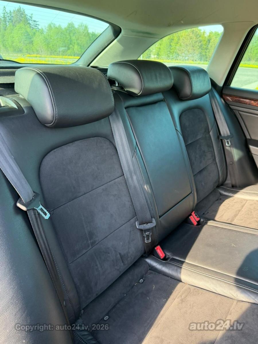Black Skoda SuperB 2013 in Rapla, with an engine capacity of 2.00 L and mileage of 327 thousand km for 6800 €, photo 7 on AUTOMOTO.COM.LV
