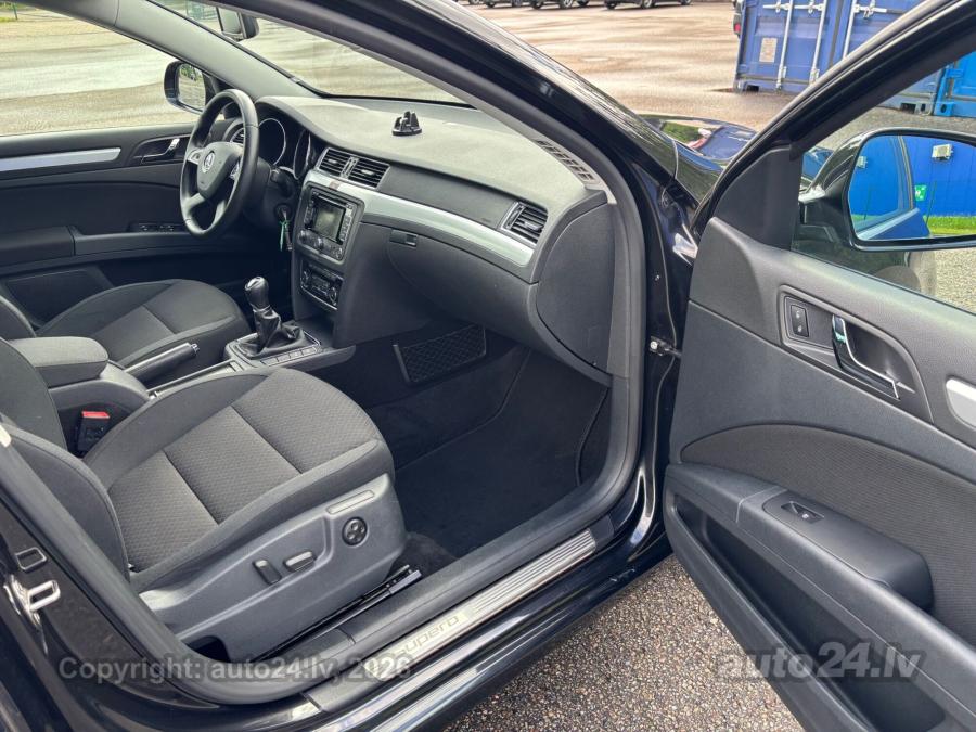 Melns Skoda SuperB 2013 Paide, ar dzinēja tilpumu 1.60 L un nobraukumu 201 tūkst. km par 7490 €, foto 10 vietnē AUTOMOTO.COM.LV