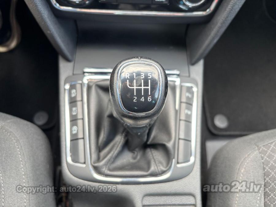 Melns Skoda SuperB 2013 Paide, ar dzinēja tilpumu 1.60 L un nobraukumu 201 tūkst. km par 7490 €, foto 22 vietnē AUTOMOTO.COM.LV