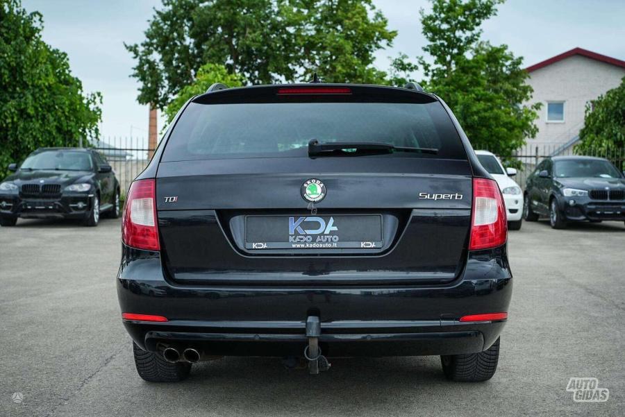 Black Skoda SuperB 2013 in Marijampole, with an engine capacity of 2.00 L and mileage of 280 thousand km for 6250 €, photo 11 on AUTOMOTO.COM.LV