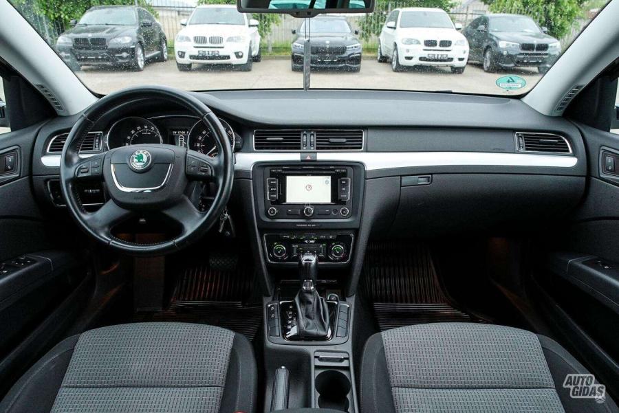 Black Skoda SuperB 2013 in Marijampole, with an engine capacity of 2.00 L and mileage of 280 thousand km for 6250 €, photo 16 on AUTOMOTO.COM.LV