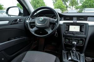 Black Skoda SuperB 2013 in Marijampole, with an engine capacity of 2.00 L and mileage of 280 thousand km for 6250 €, photo 17 on AUTOMOTO.COM.LV