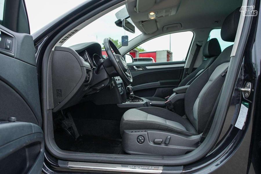 Black Skoda SuperB 2013 in Marijampole, with an engine capacity of 2.00 L and mileage of 280 thousand km for 6250 €, photo 26 on AUTOMOTO.COM.LV