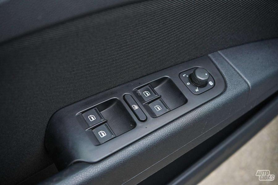 Black Skoda SuperB 2013 in Marijampole, with an engine capacity of 2.00 L and mileage of 280 thousand km for 6250 €, photo 28 on AUTOMOTO.COM.LV