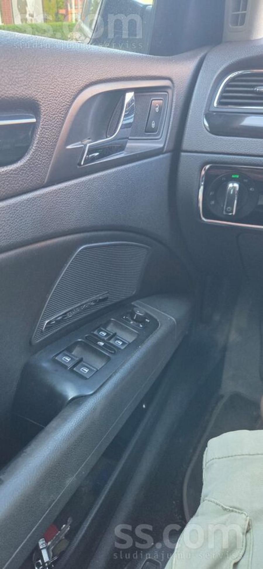 Melns Skoda SuperB 2013 Dobele, ar dzinēja tilpumu 2.00 L un nobraukumu 341 tūkst. km par 4700 €, foto 10 vietnē AUTOMOTO.COM.LV